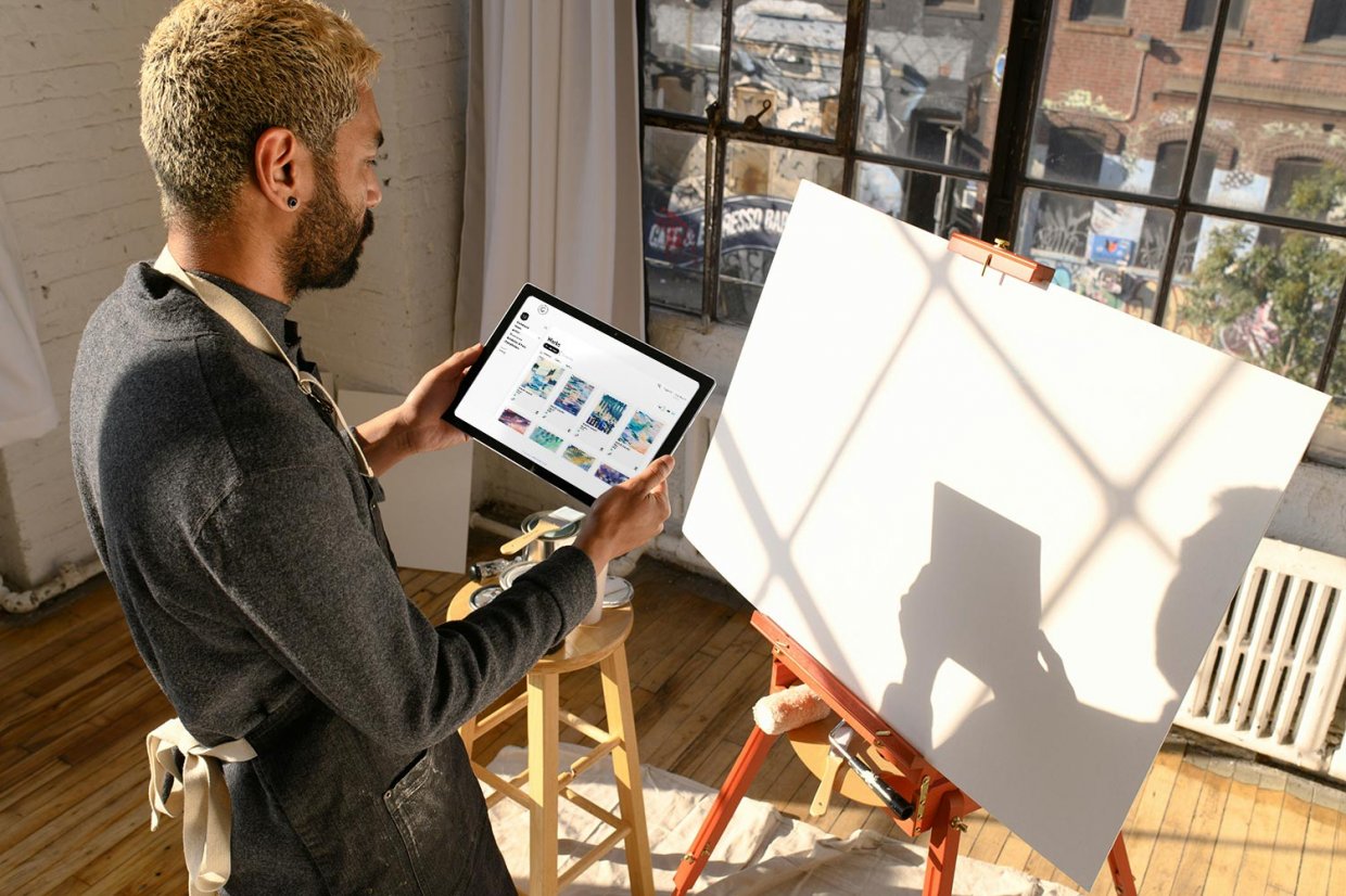 Art management software and websites for galleries and artists